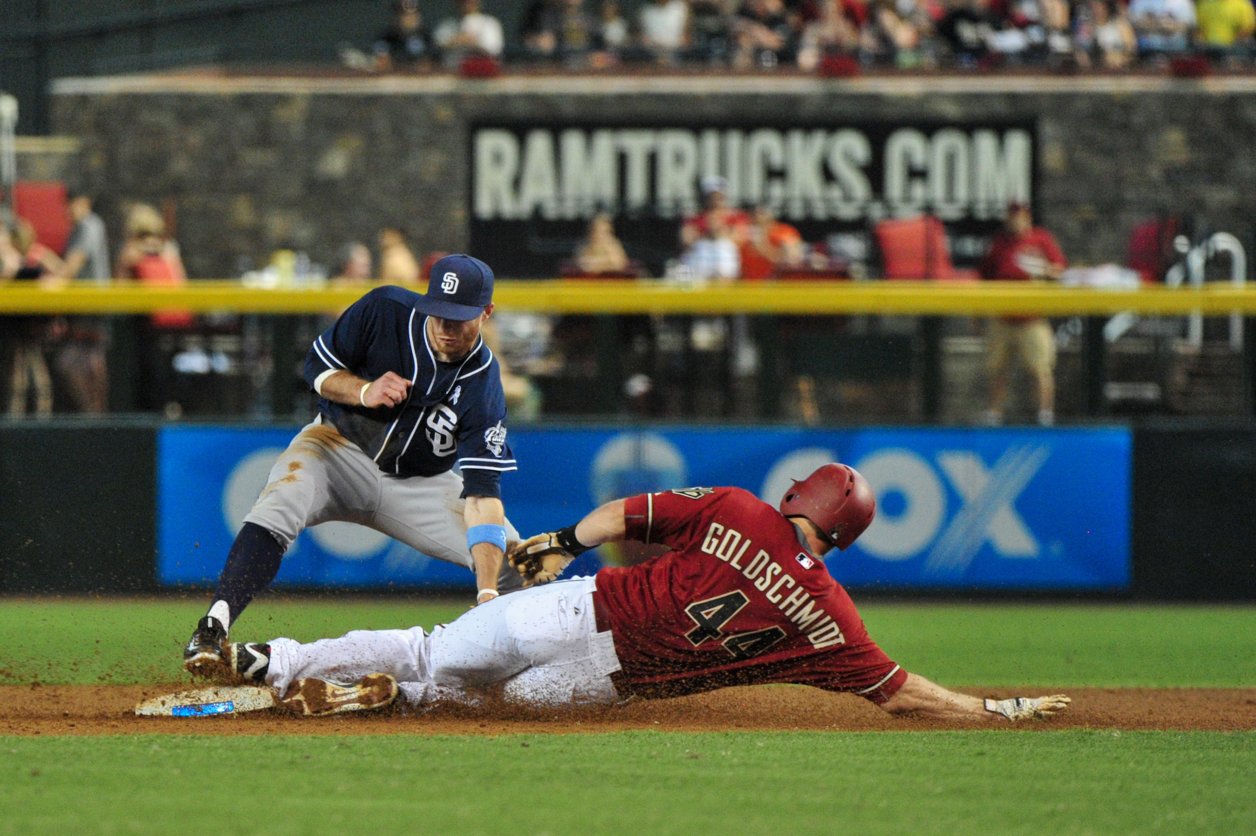 Diamondbacks score 7 runs in 2nd inning, beat Padres | 12news.com