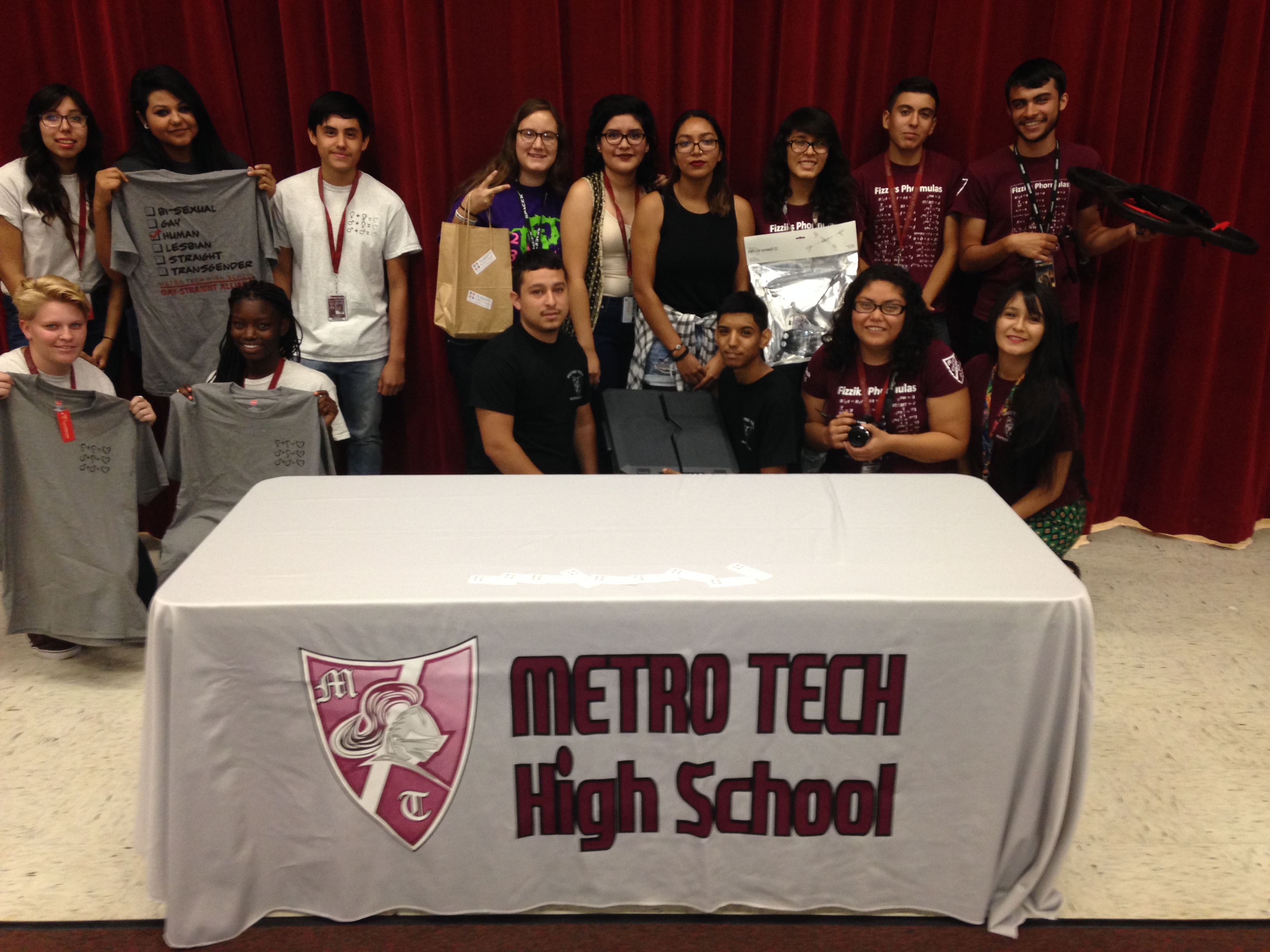 'Support My Club' delivers school supplies to Metro Tech | 12news.com