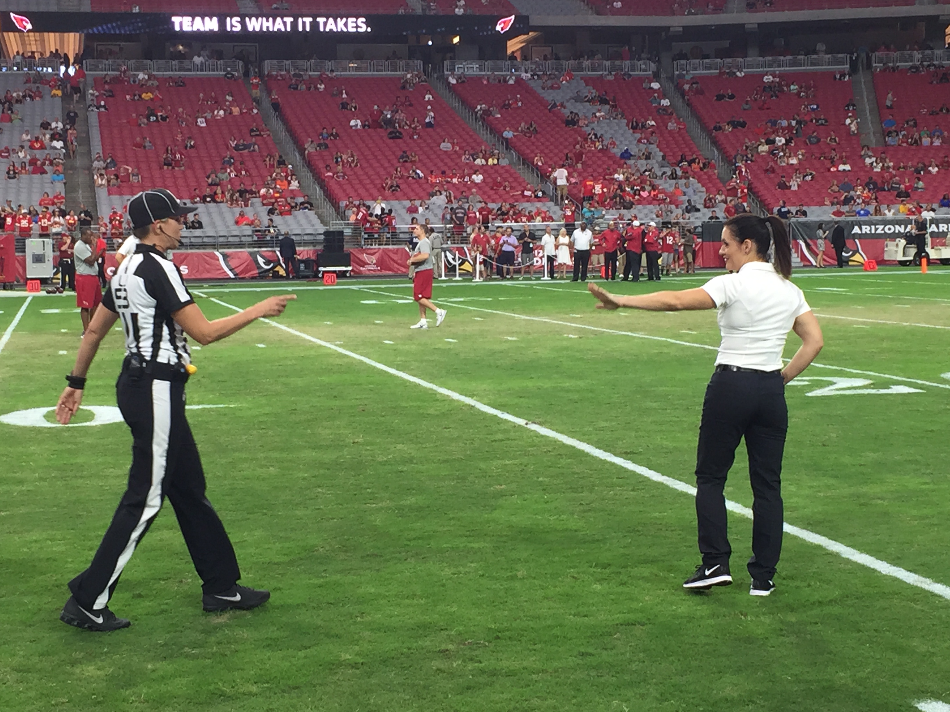 HOF to remember Sarah Thomas and Jen Welter's historic night | 12news.com