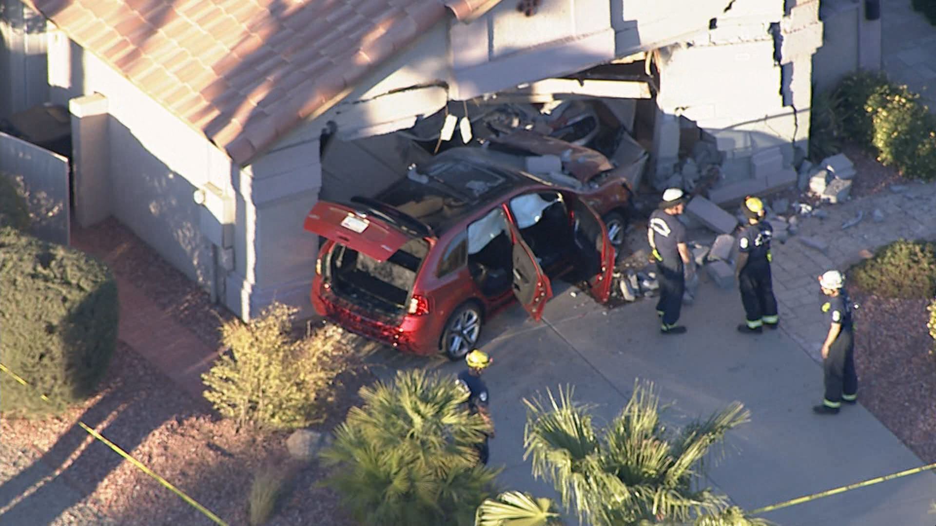 1 injured after vehicle crashes into Scottsdale house | 12news.com