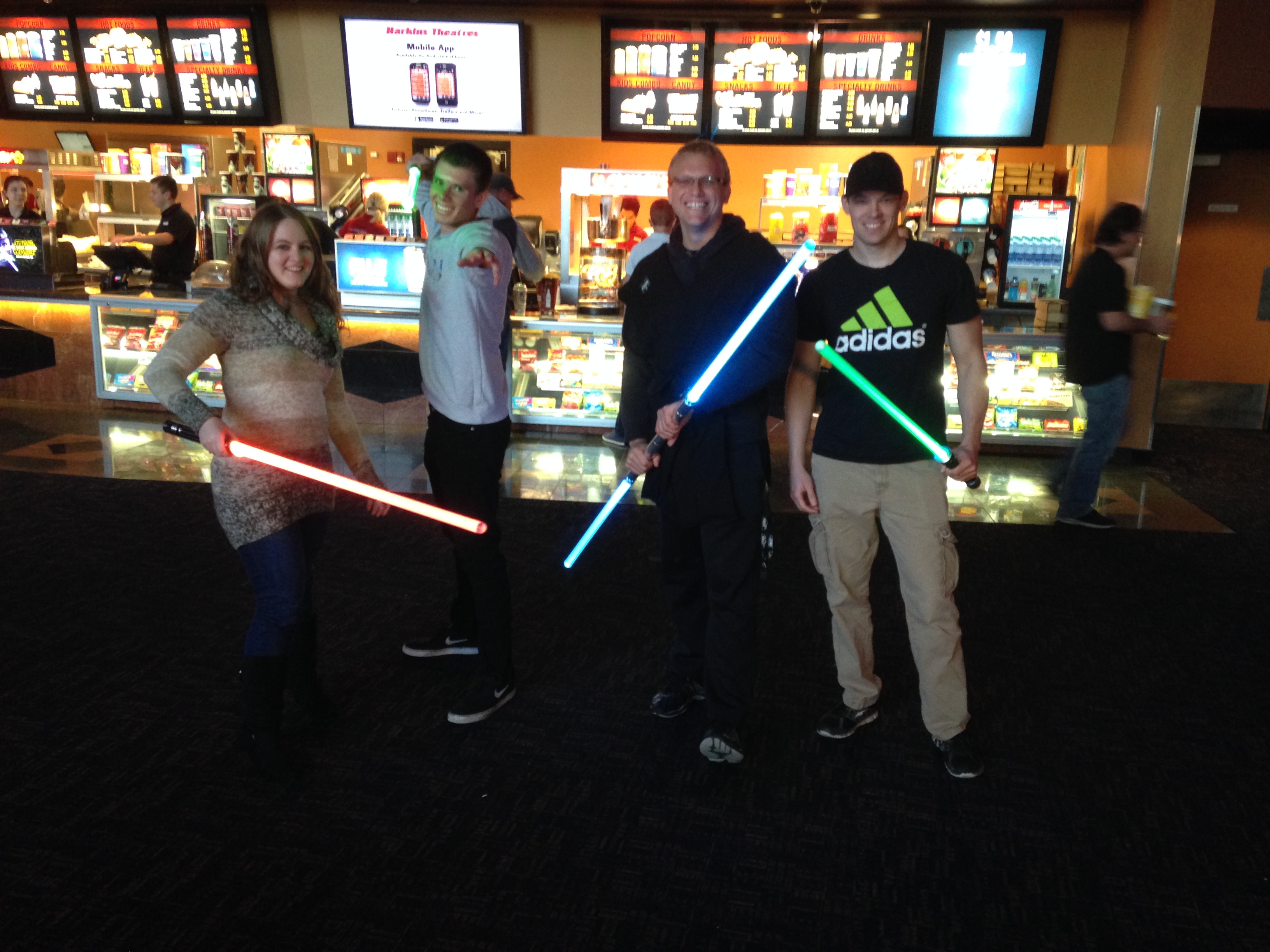Fans waiting in line for 'Star Wars' movie | 12news.com