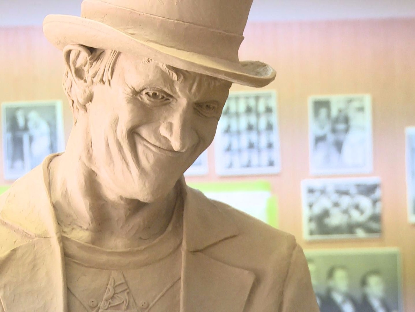 PHOTOS: Wallace and Ladmo statues ready for casting | 12news.com
