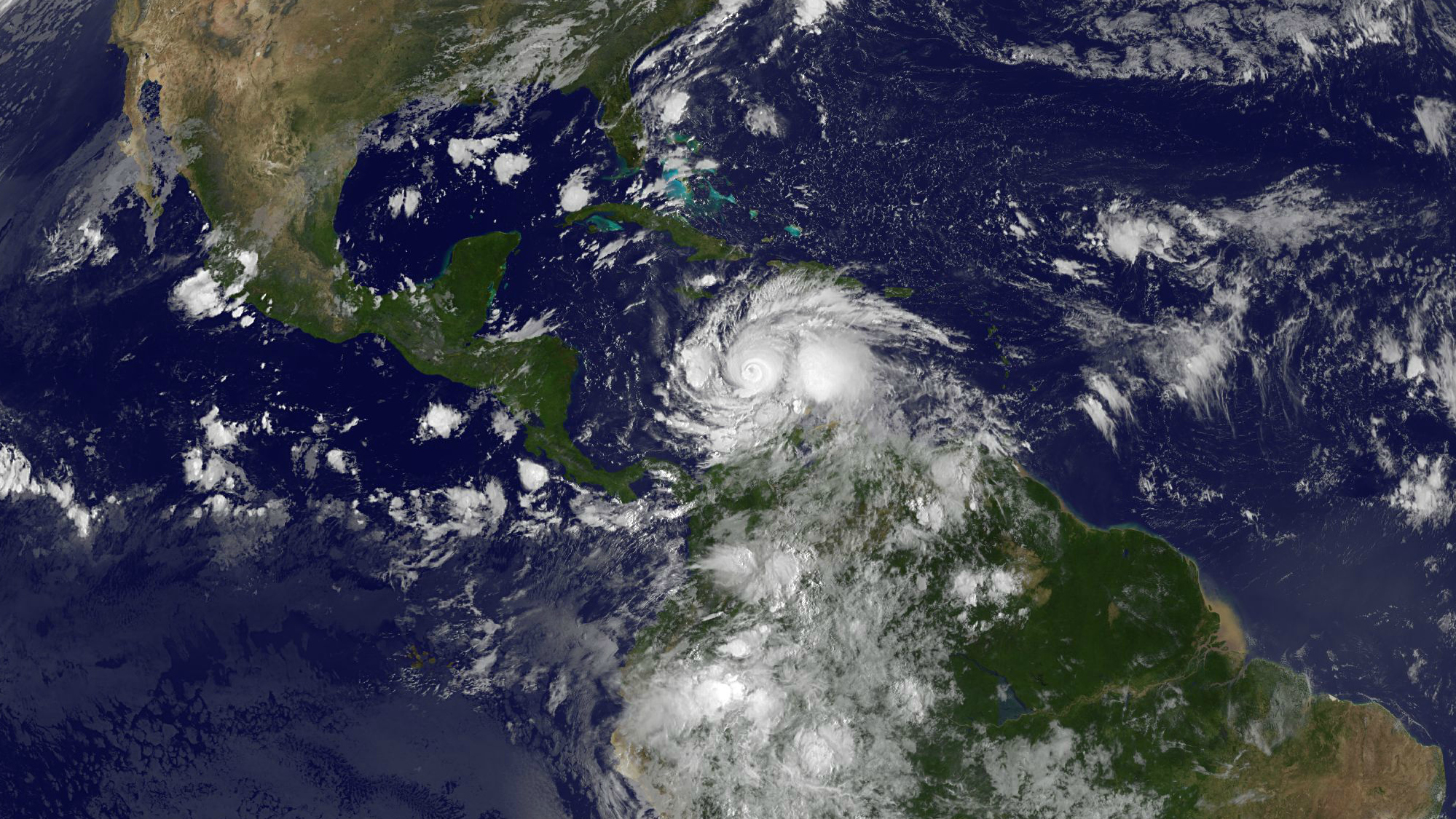 Hurricane Matthew smashes its way through Caribbean | 12news.com