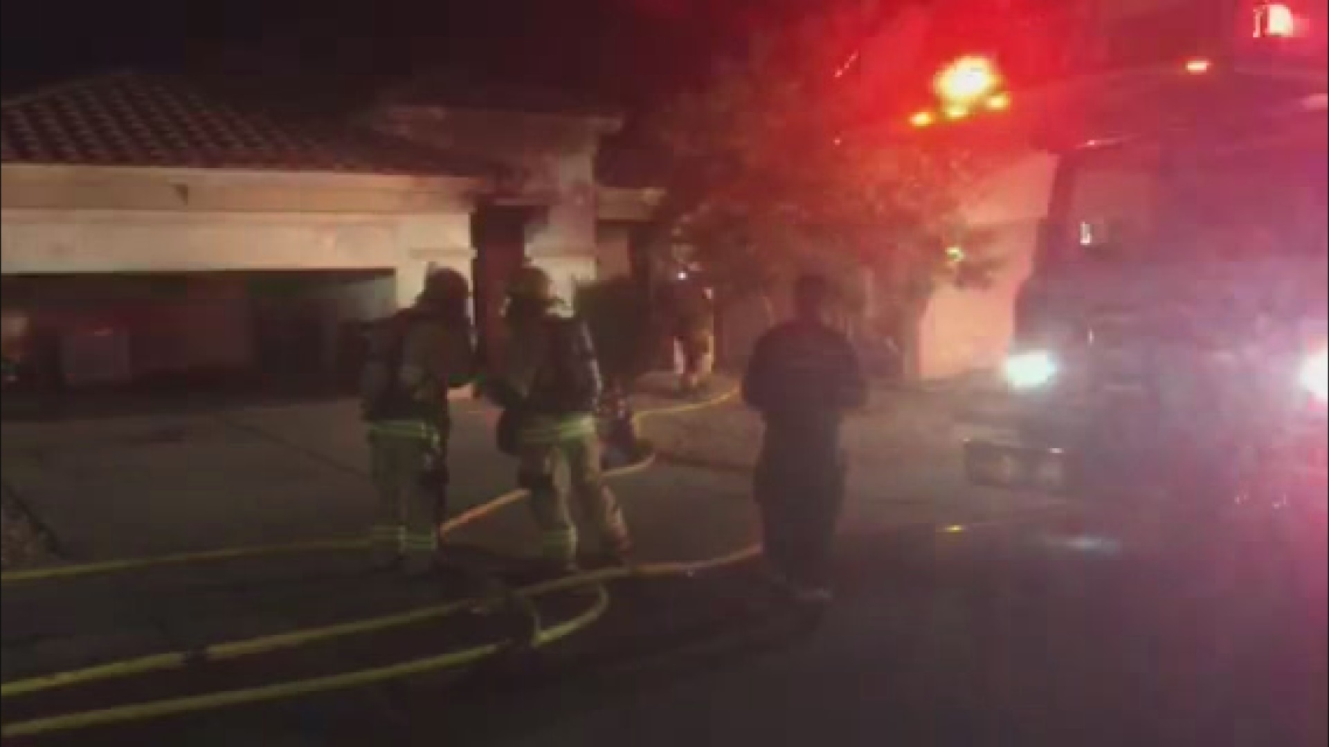 6 displaced after Phoenix house fire | 12news.com