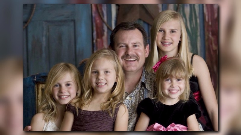 Community comes together for family of firefighter who died | 12news.com