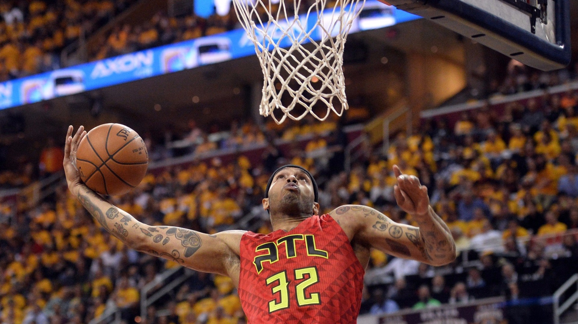 Suns get Mike Scott from Atlanta for cash | 12news.com