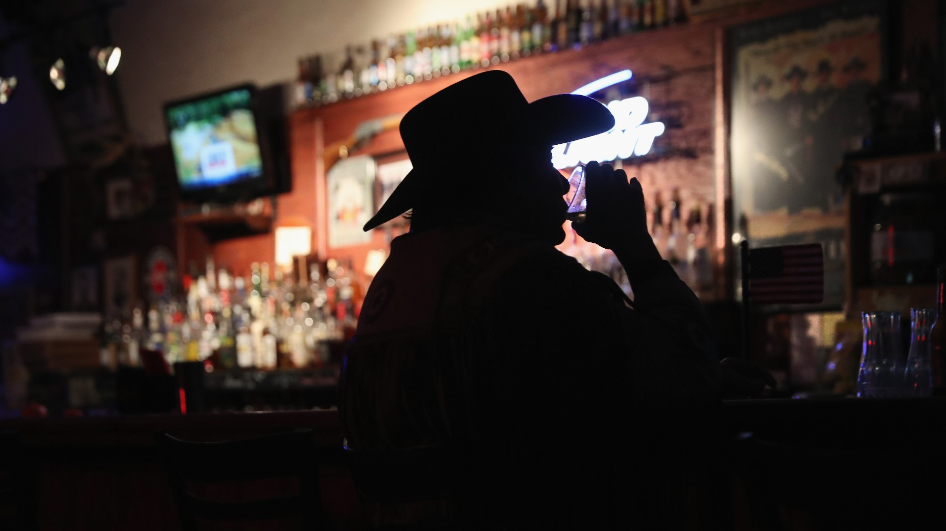 1 injured, 1 in custody after shooting at Doc Holliday's Saloon in ...
