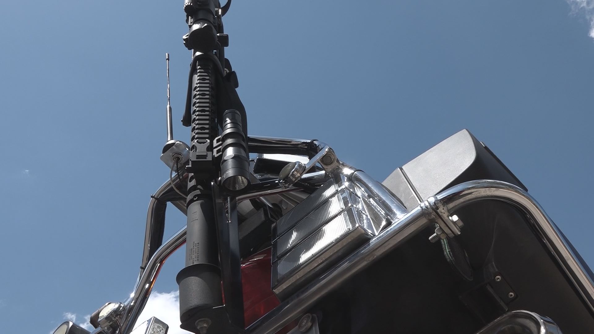 12news.com | Tempe police officers turn heads with AR-15s strapped to ...